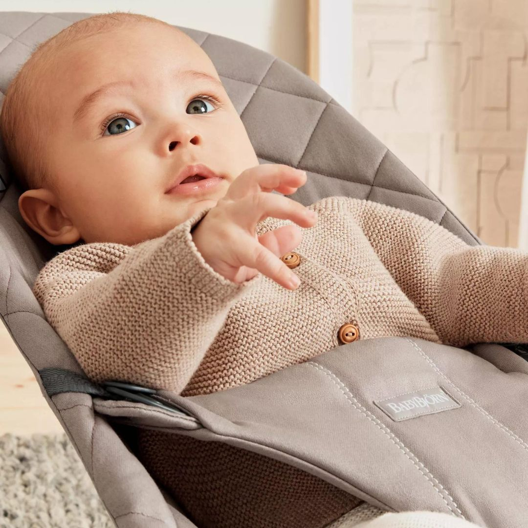 BabyBjorn - Balansoar Bliss Sand Grey din tesatura matlasata cu aspect ...